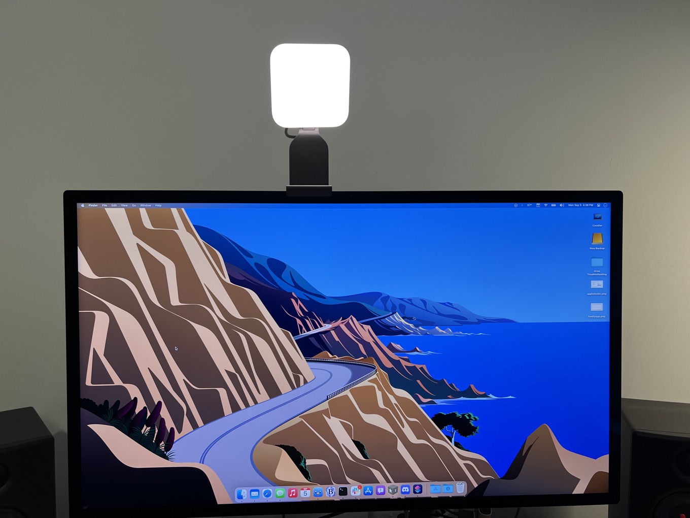 Controlling the Logitech Litra Glow via Shortcuts – Six Colors