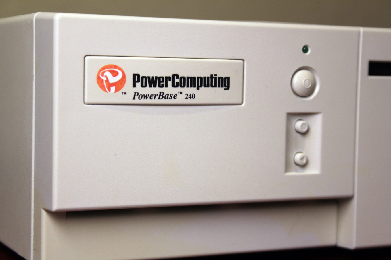 The weird, short life of the Mac clone era – Six Colors